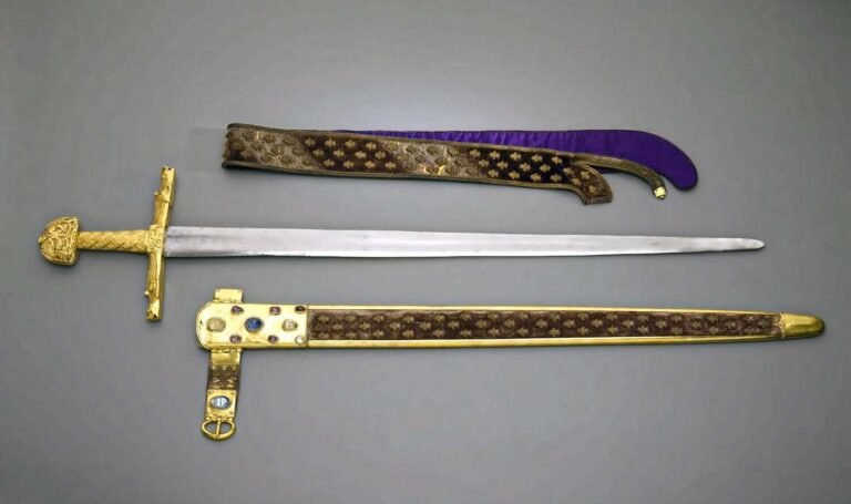 Sword of Charlemagne: The Joyeuse Sword of the Frankish King - Malevus