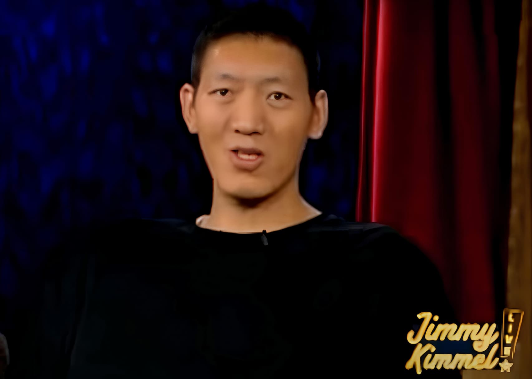 Sun Mingming: The Curious Story of a 7'9" Basketball Giant - Malevus